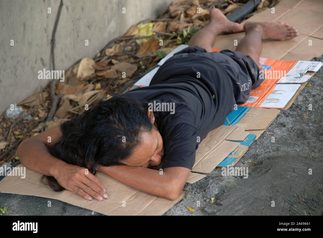 Old poor filipino man hi-res stock photography and images - Alamy