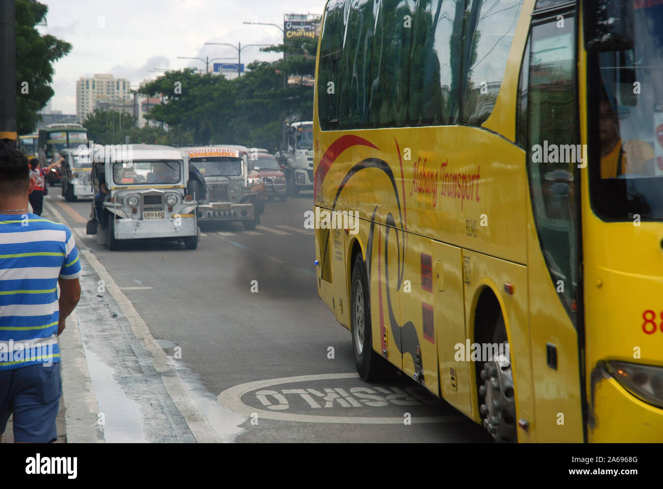 Busy street, Pasay, Manila, Philippines Stock Photo - Alamy