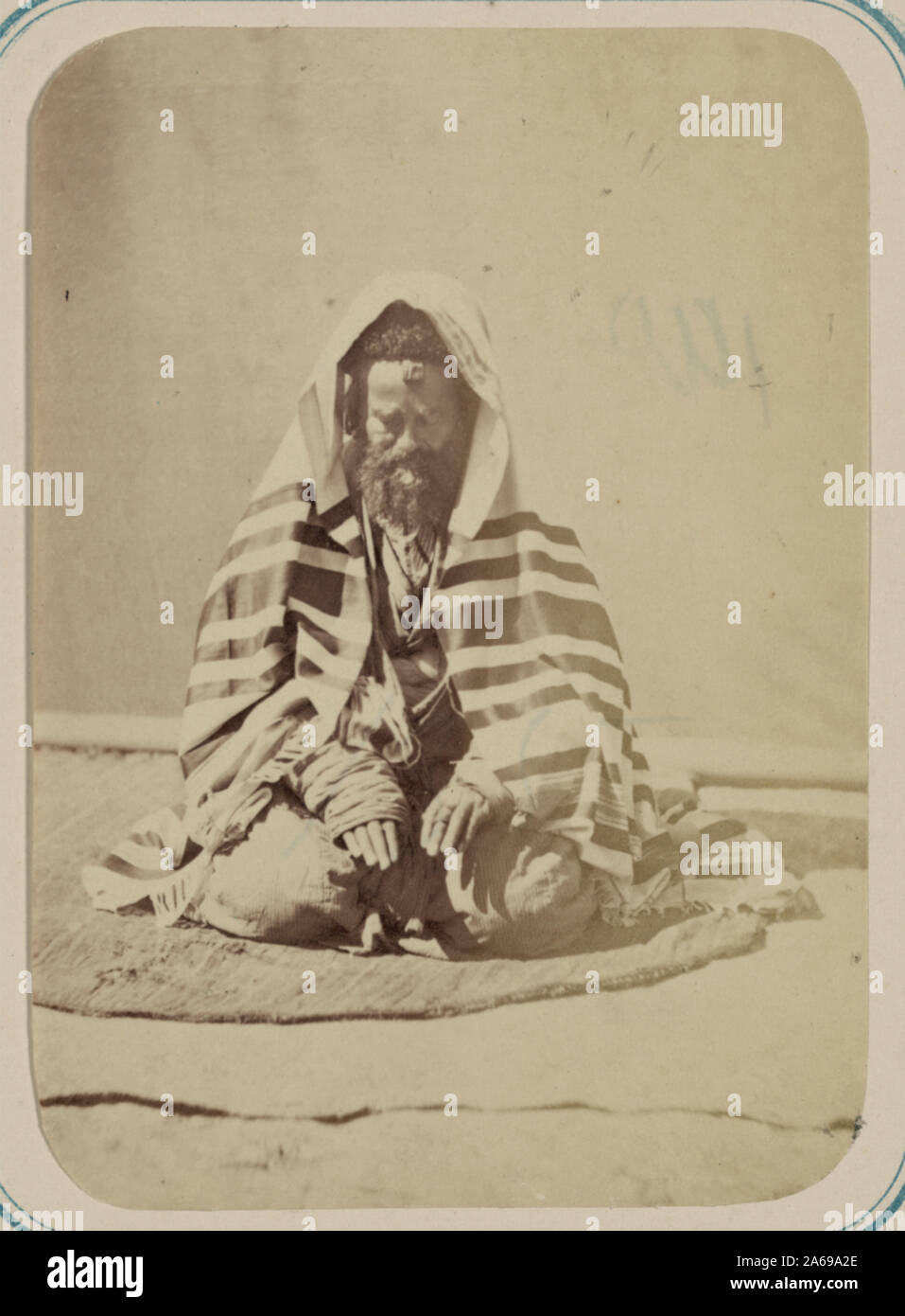 Genuflection hi-res stock photography and images - Alamy