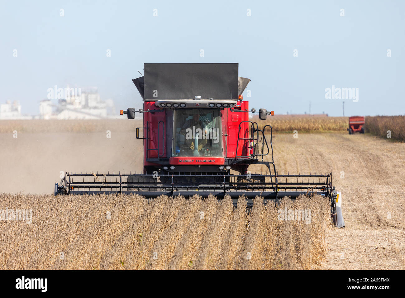 Soybean field farm iowa usa hi-res stock photography and images - Alamy