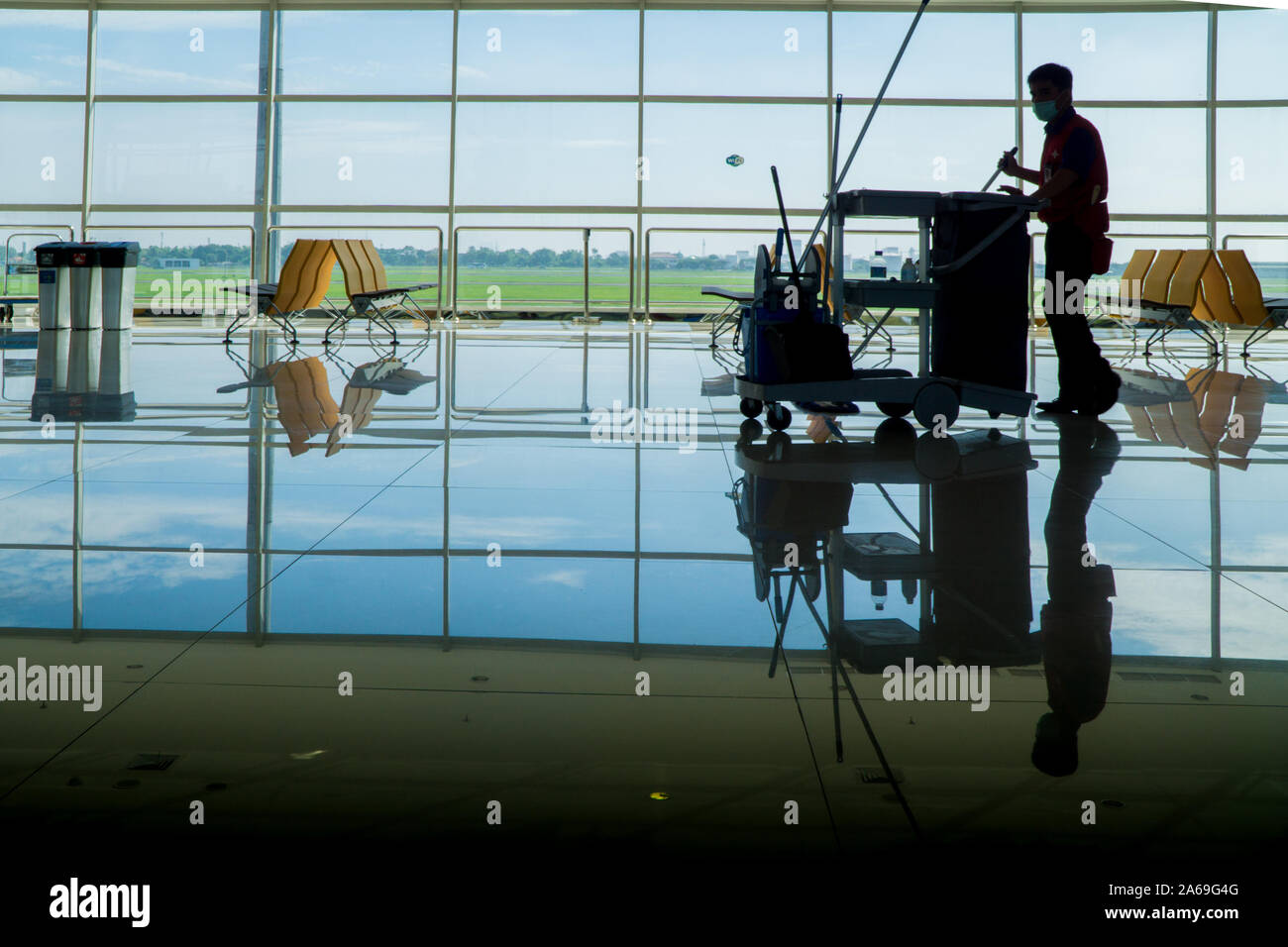 Janitorial worker hi-res stock photography and images - Alamy