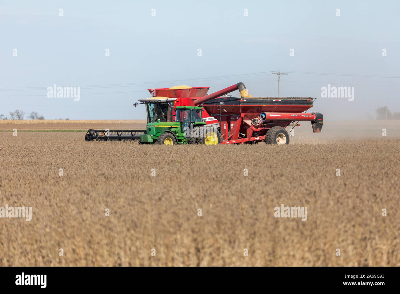 John deere tractor iowa hi-res stock photography and images - Alamy