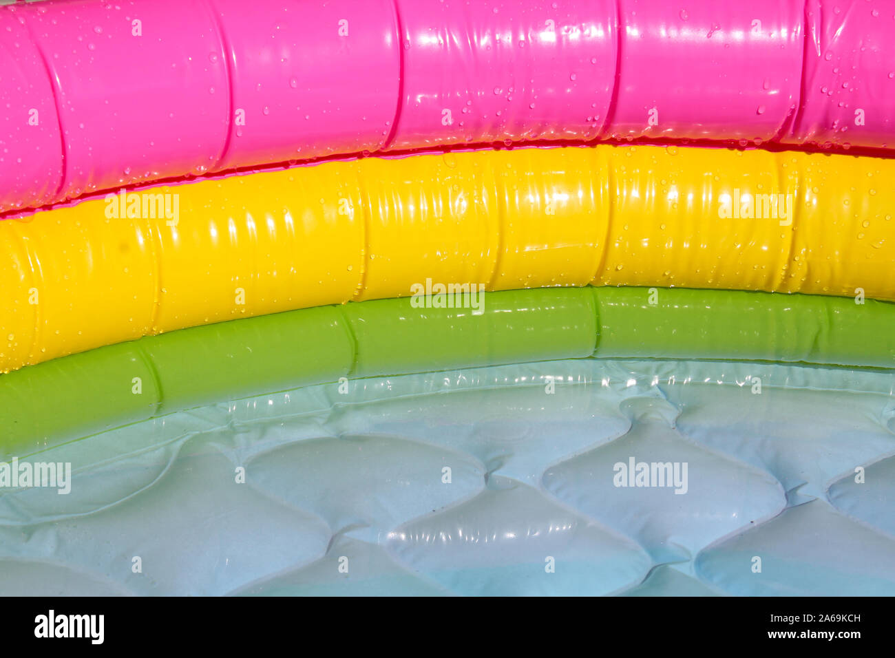 Pink paddling pool hi-res stock photography and images - Alamy