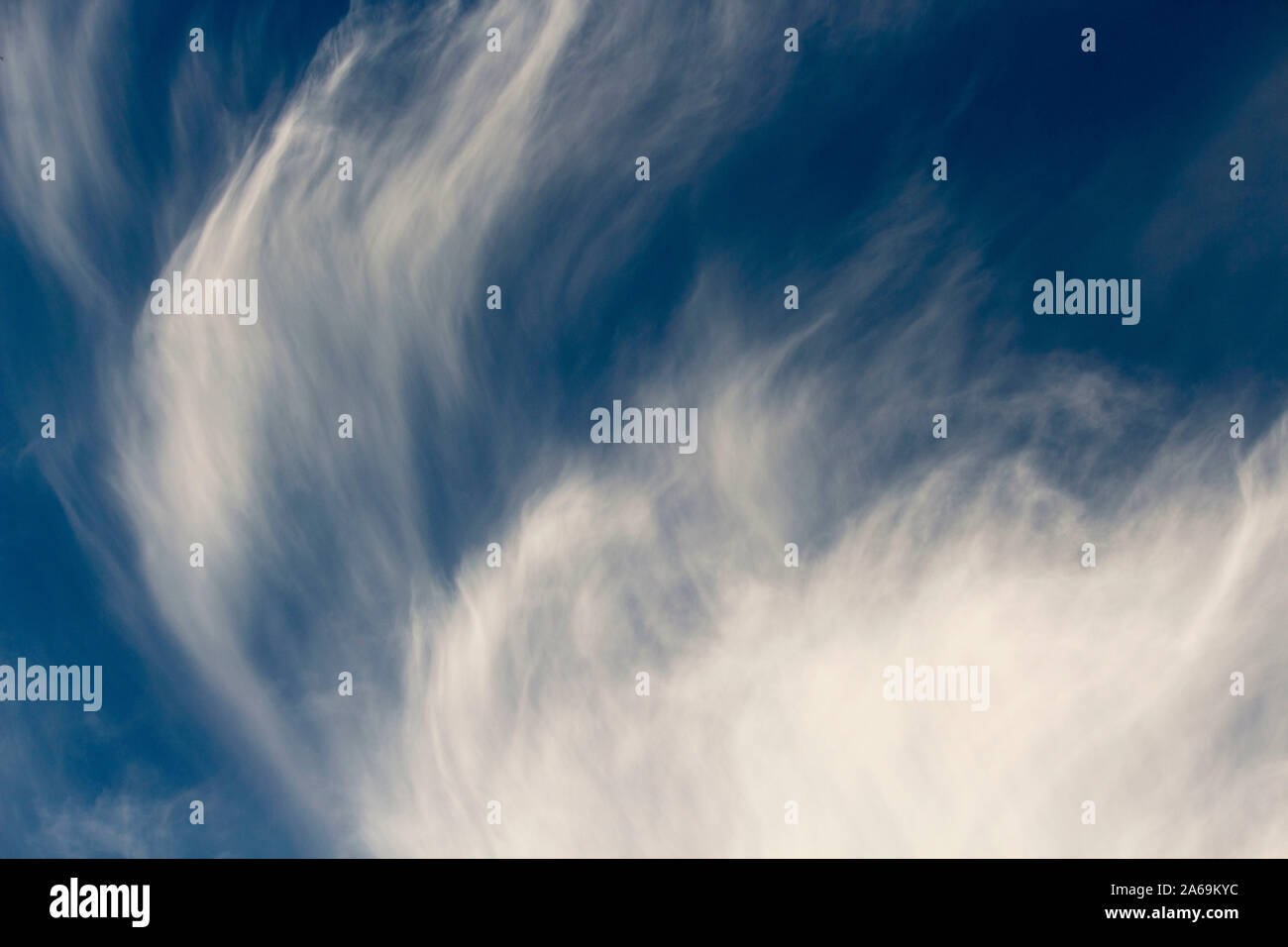 Cirro form hi-res stock photography and images - Alamy