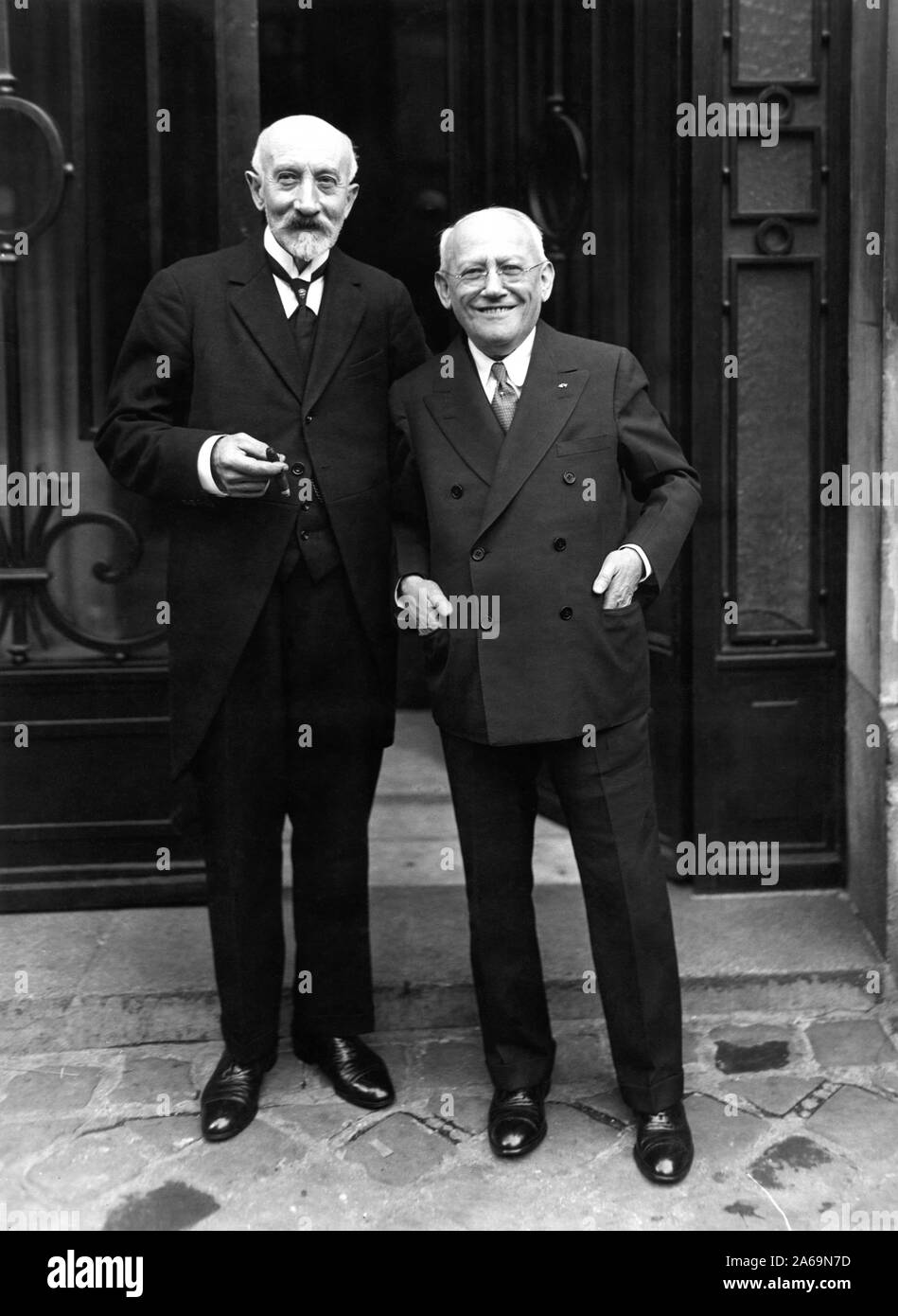 GEORGES MELIES pioneer French film producer / director and CARL LAEMMLE ...