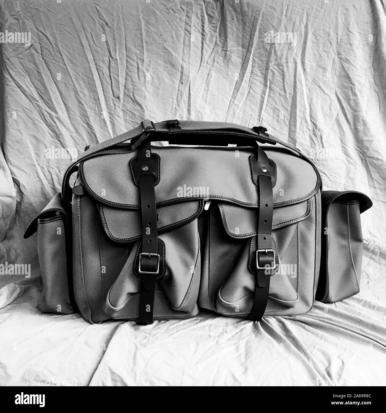 Billingham 550 camera bag, studio photo, Lyon, France Stock Photo - Alamy