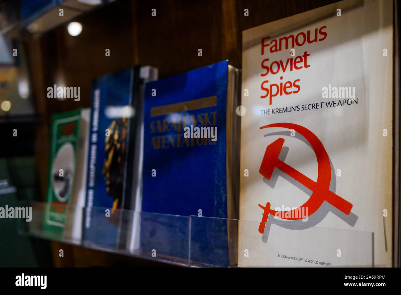 Soviet communist books hi-res stock photography and images - Alamy