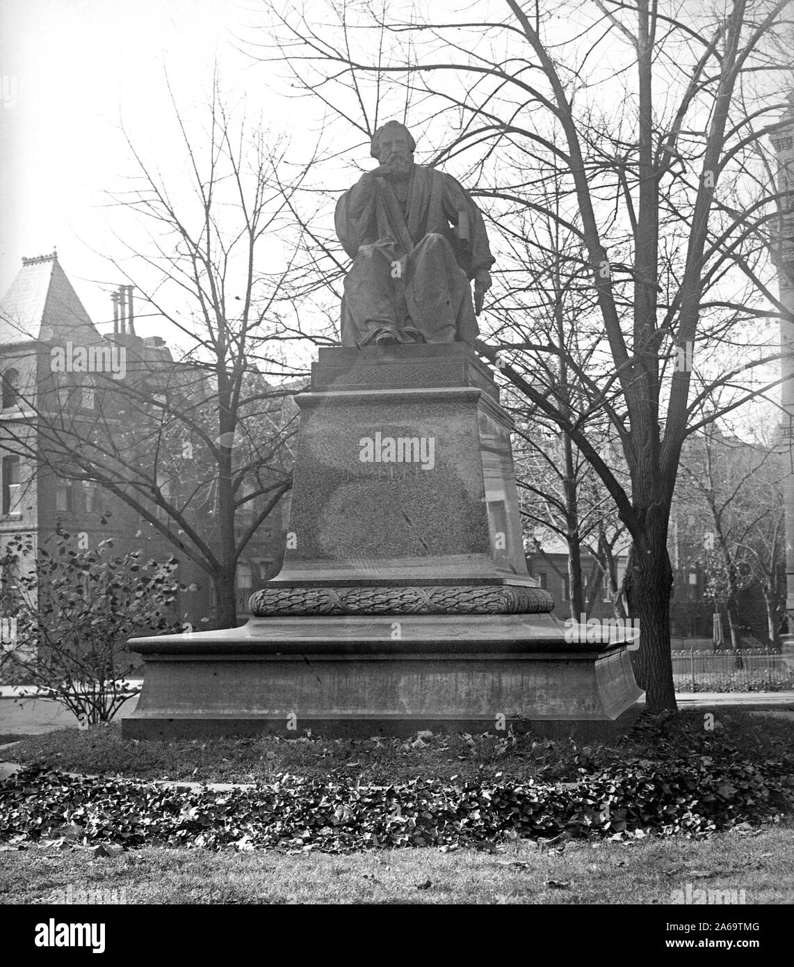 Poet Henry Wadsworth Longfellow Statue ca. 1917 Stock Photo - Alamy