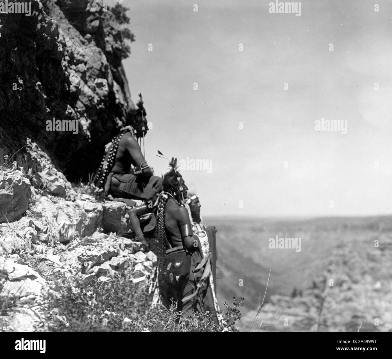 Edward S. Curtis Native American Indians - Native Americans looking out ...