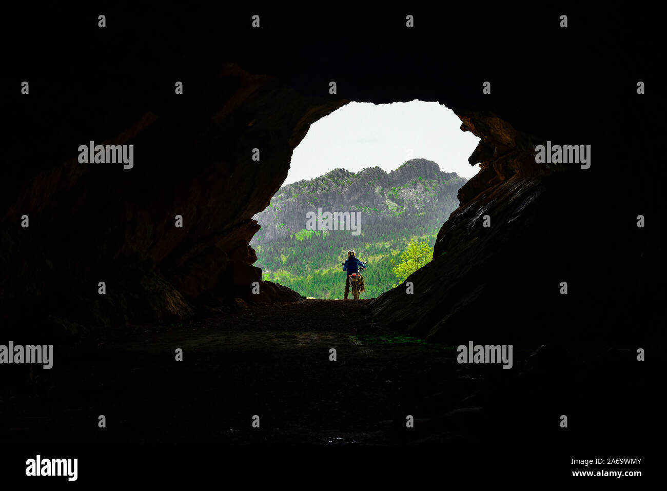Cave discovery hi-res stock photography and images - Alamy