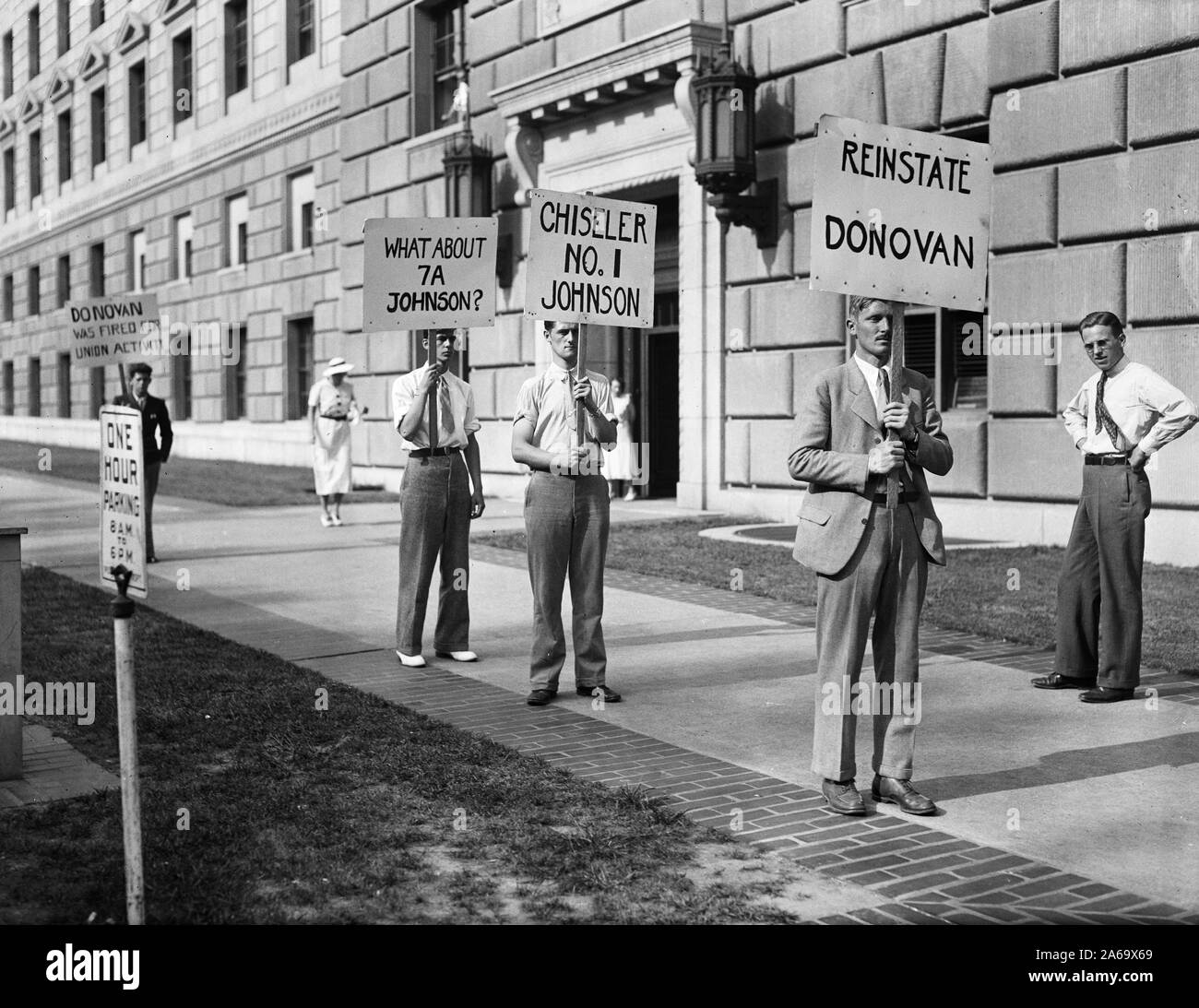 1930s labor protesters hi-res stock photography and images - Alamy