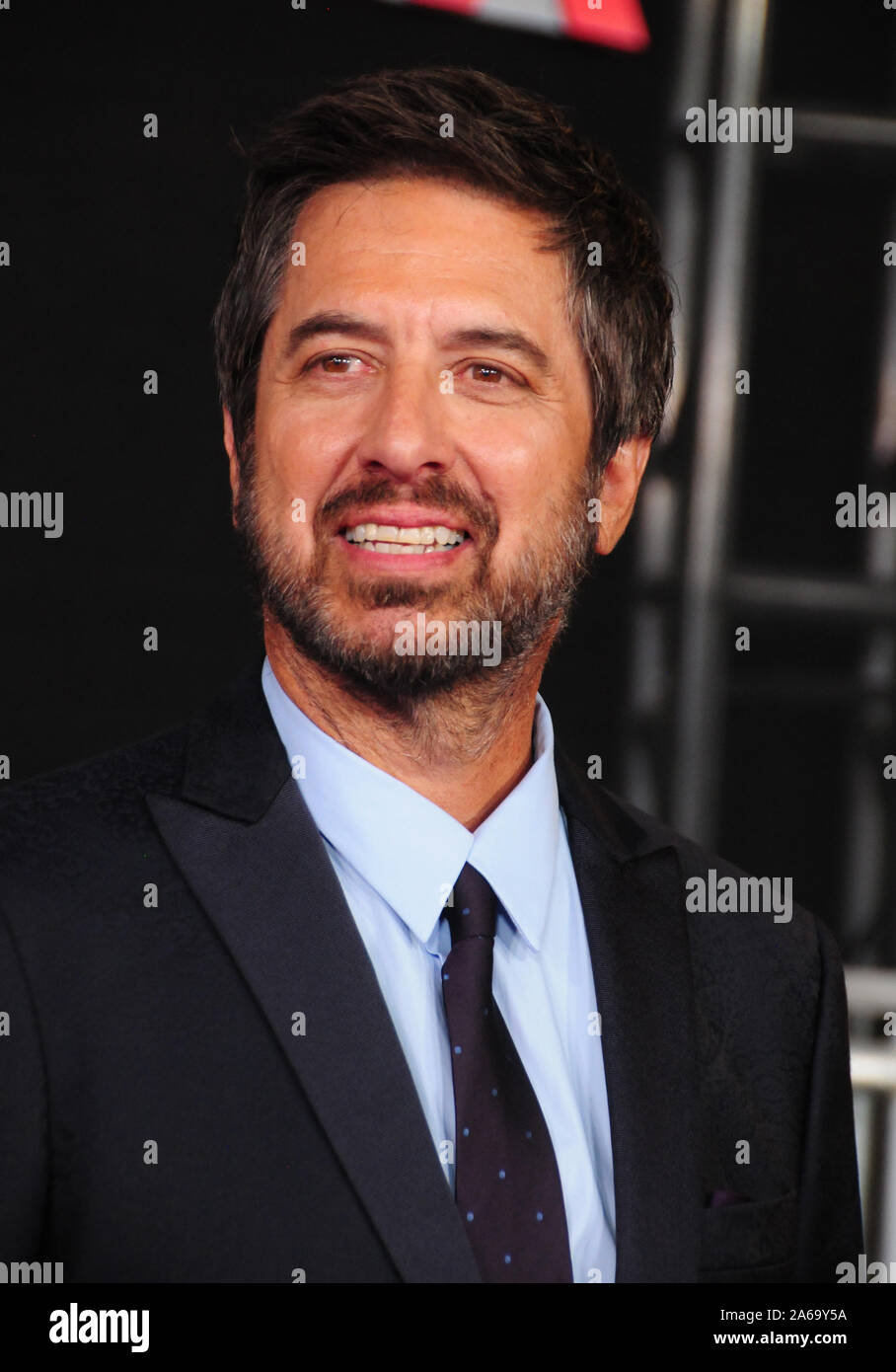 Actor ray romano hi-res stock photography and images - Alamy