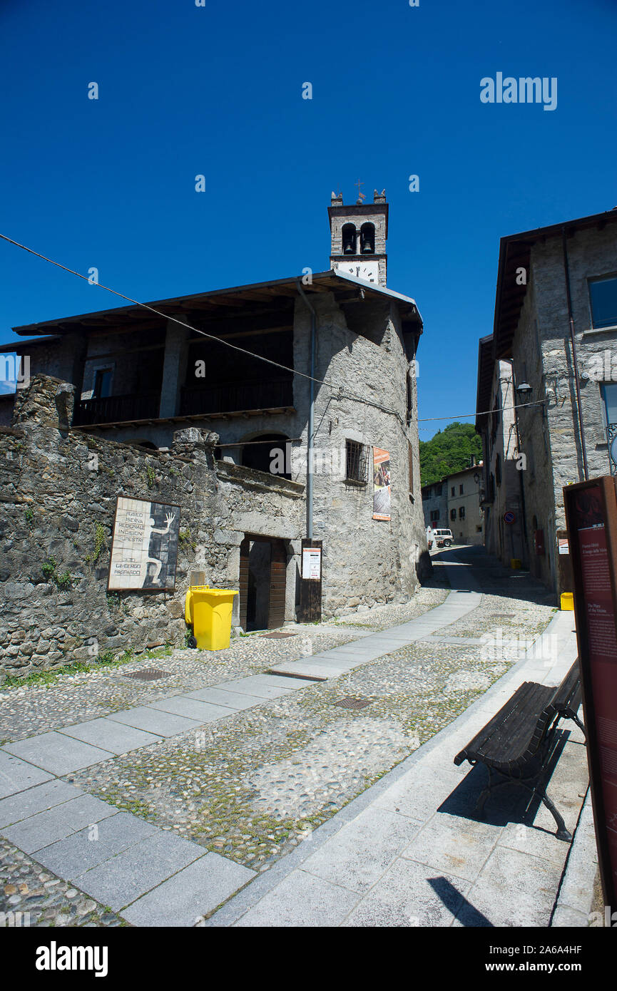 Nadro hi-res stock photography and images - Alamy