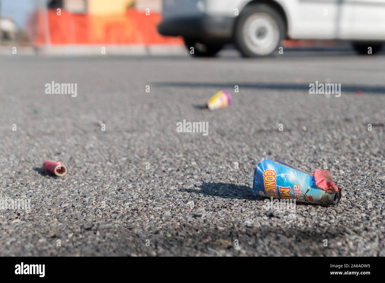 Firecrackers hand hi-res stock photography and images - Alamy