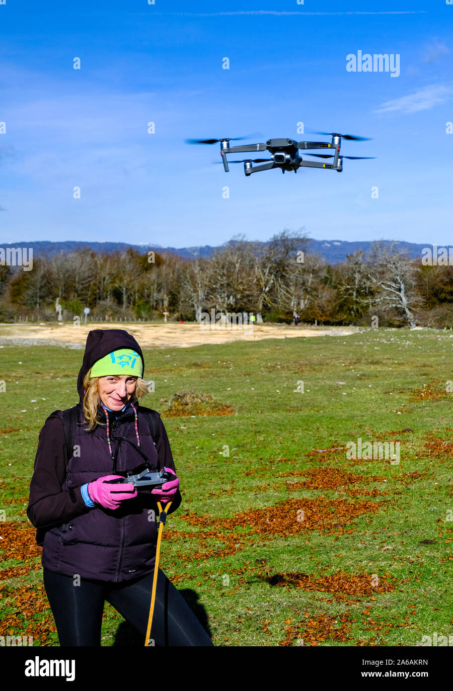 Woman play drone outdoor hi-res stock photography and images - Alamy