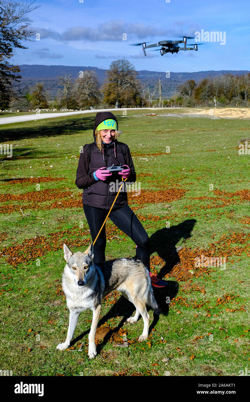 Woman drone pilot hi-res stock photography and images - Alamy
