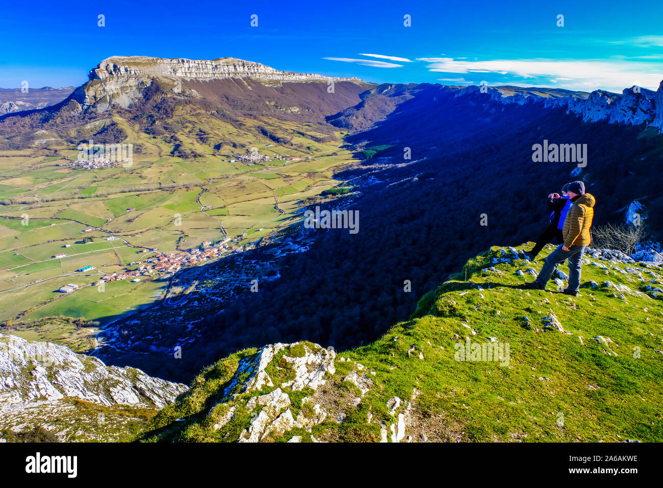 Urbasa mountains hi-res stock photography and images - Alamy