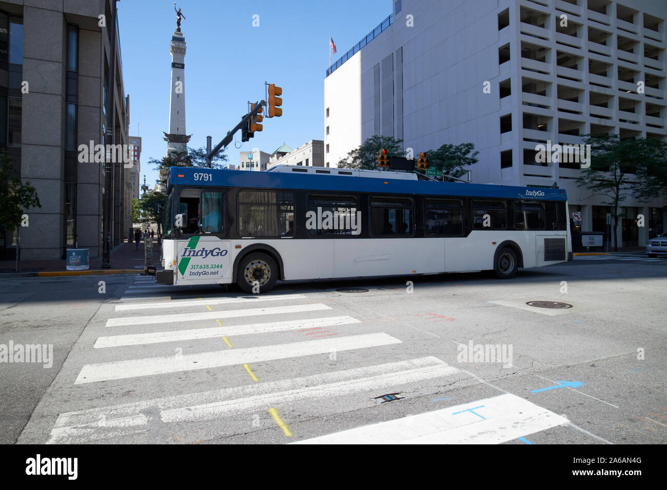 Public service buses hi-res stock photography and images - Alamy