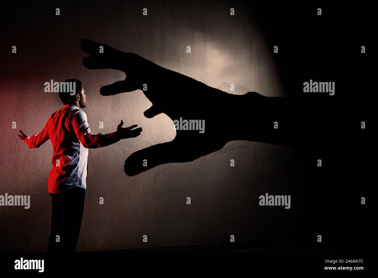 Boy facing profile hi-res stock photography and images - Alamy