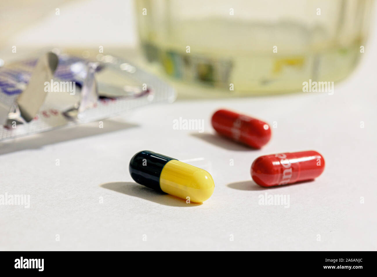 Tablets production at hospital hi-res stock photography and images - Alamy