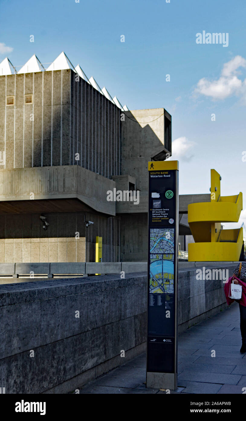 Southbank waterloo road sign hi-res stock photography and images - Alamy
