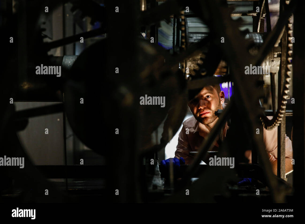 Look inside wells cathedral clock clockmakers museum hi-res stock ...