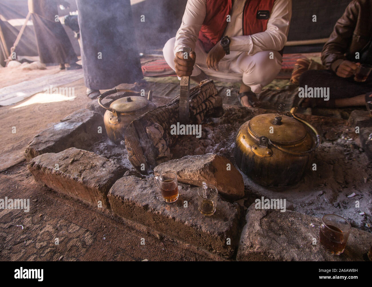 Tea pot fire hi-res stock photography and images - Alamy
