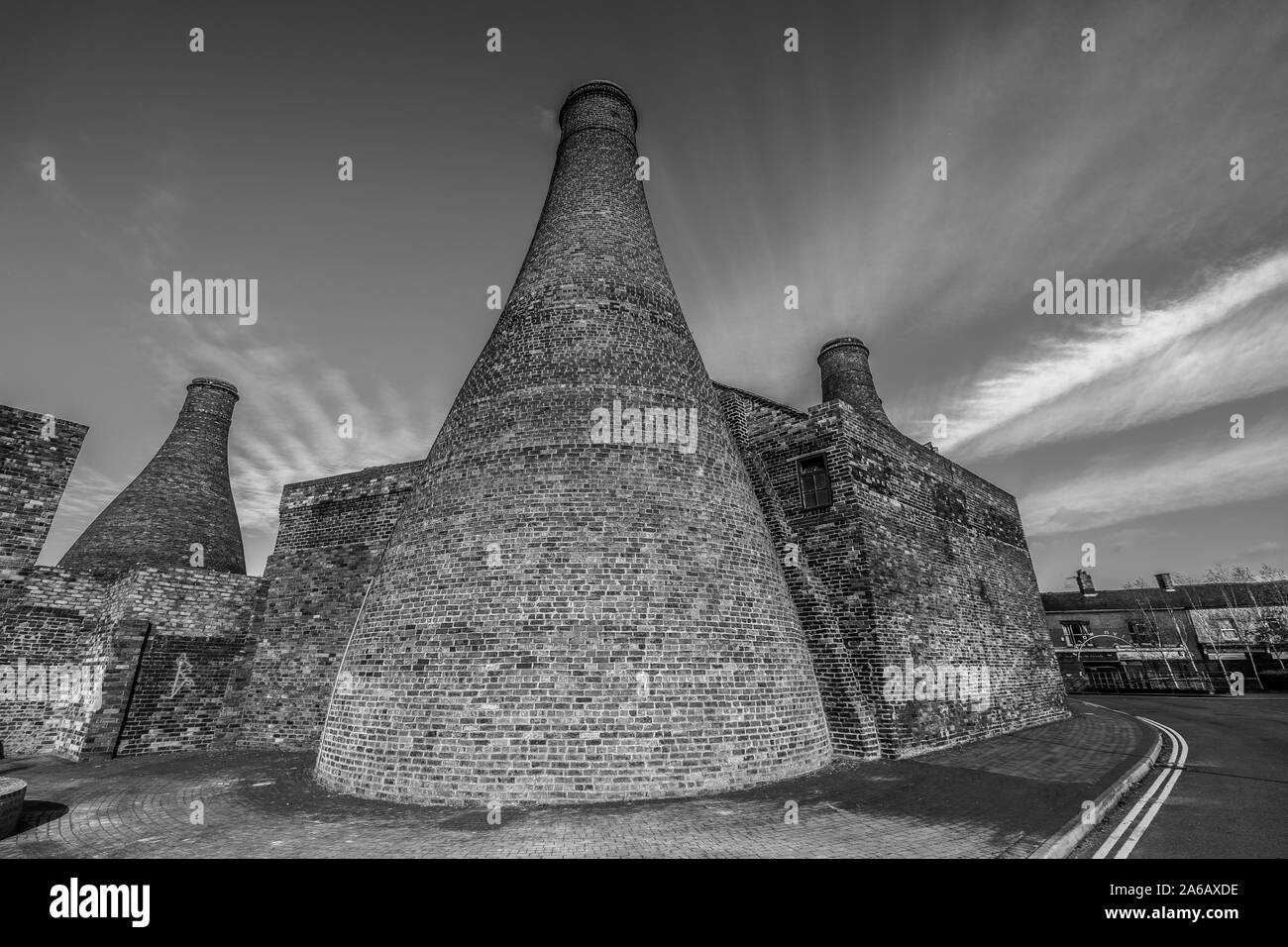 The famous bottle kilns at Gladstone Pottery Museum in Stoke on Trent ...