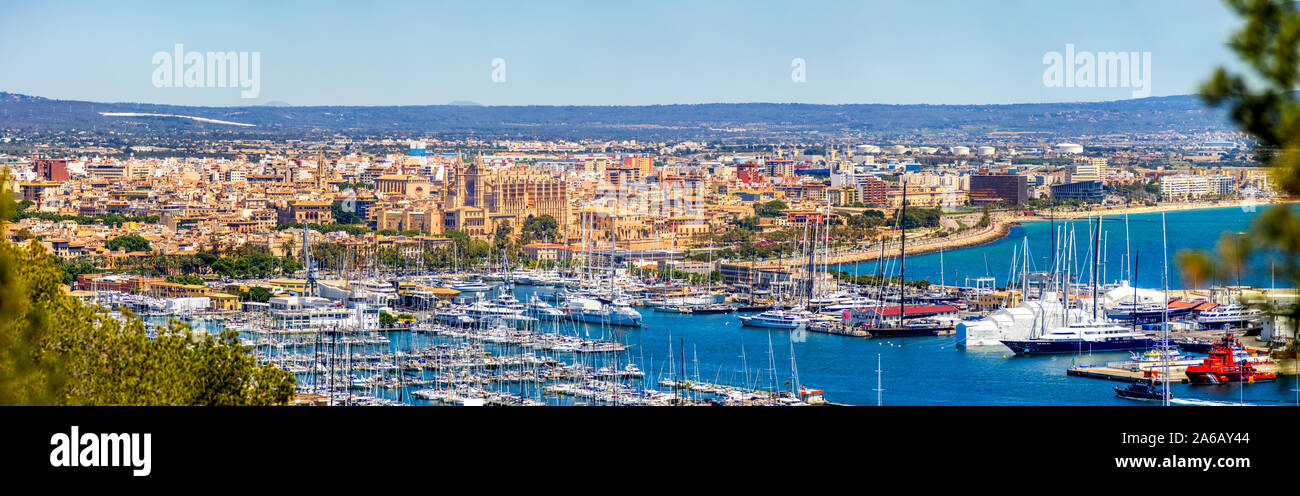 Panorama, Skyline, Palma de Mallorca with Cathedral, Mallorca, Spain ...