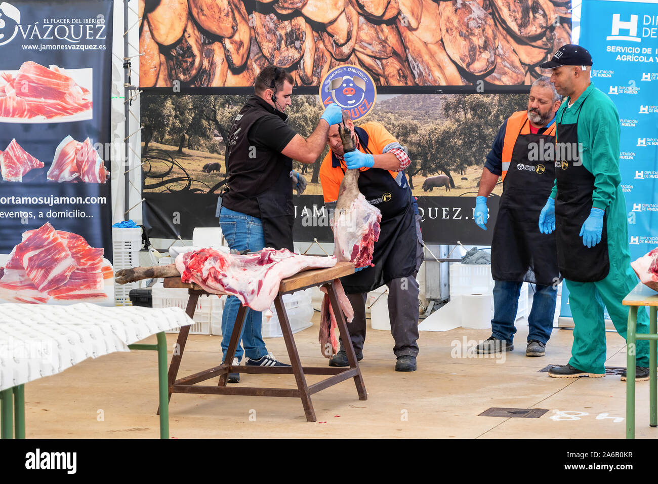 Pig production process hi-res stock photography and images - Alamy