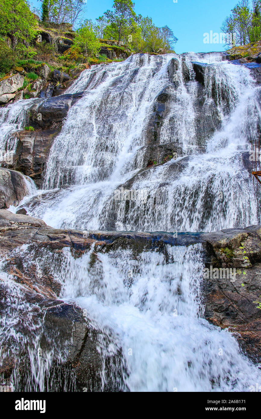 Spring valley waterfall hi-res stock photography and images - Alamy