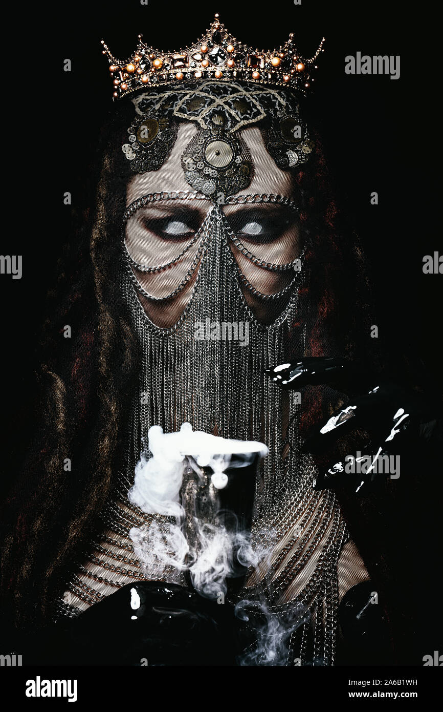 Portrait of a medieval wizard king Stock Photo - Alamy