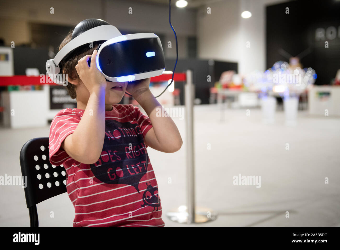 360 vr mall hi-res stock photography and images - Alamy