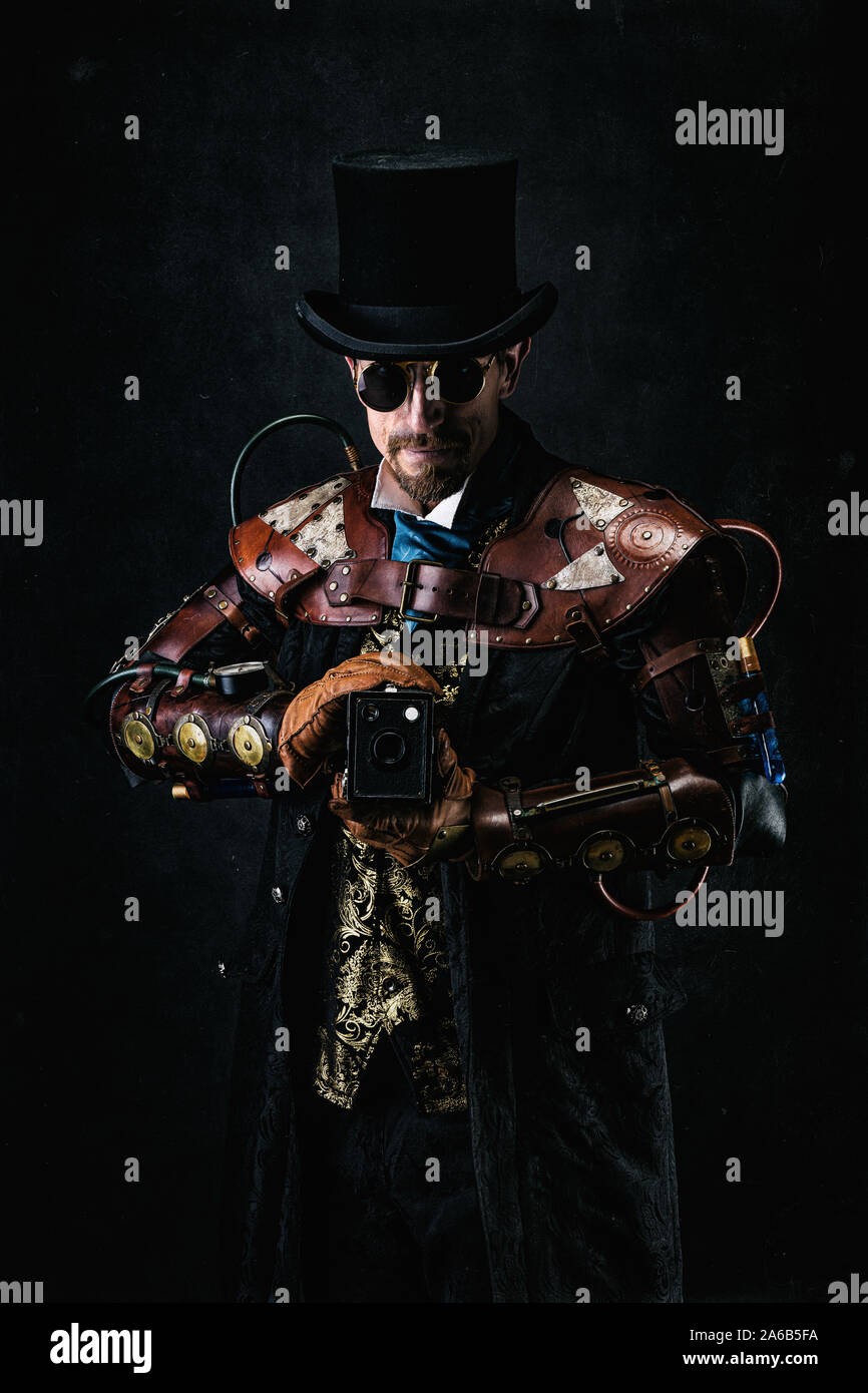 Victorian lamp man hi-res stock photography and images - Alamy