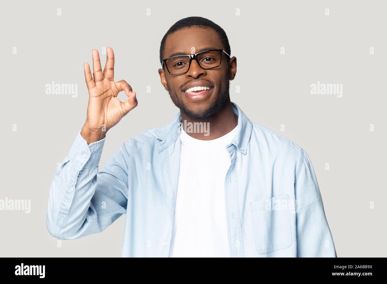 African man showing okay sign hi-res stock photography and images - Alamy