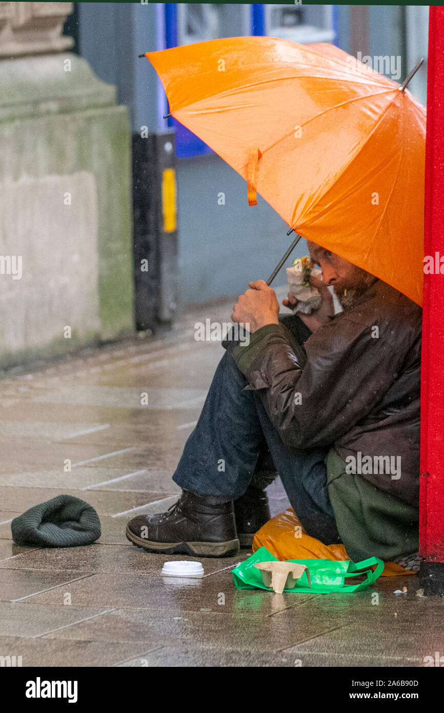 Raggedly hi-res stock photography and images - Alamy