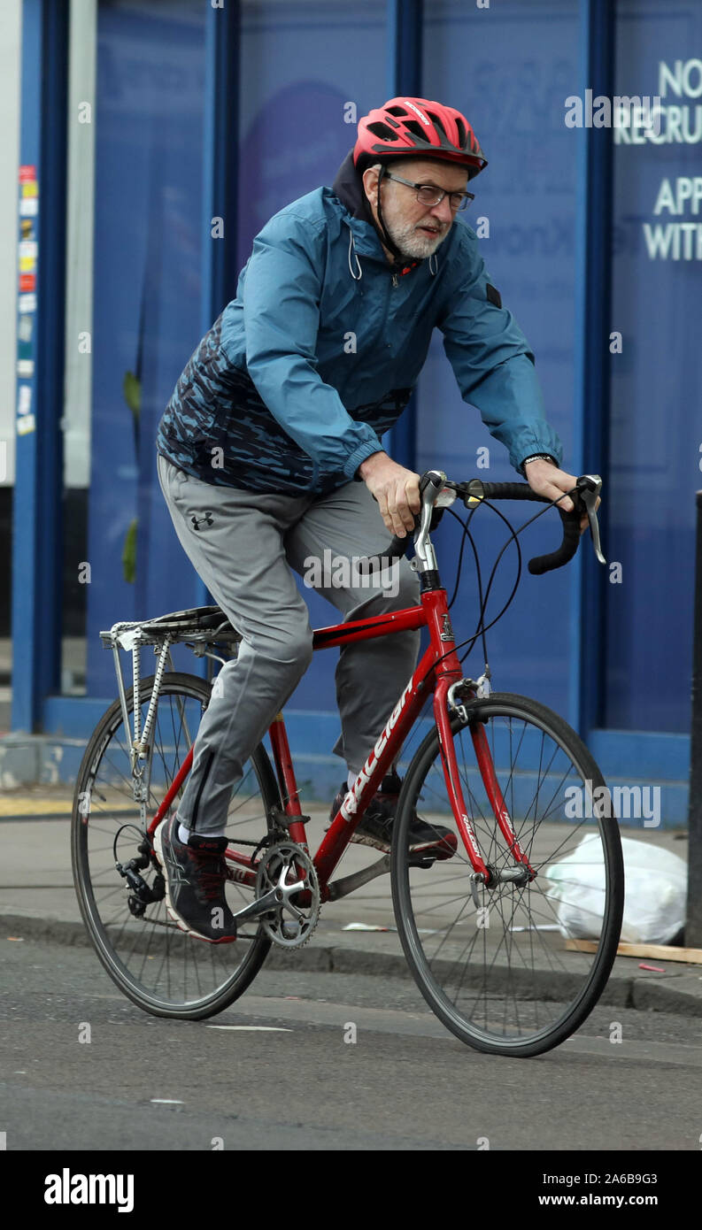 Jeremy Corbyn and wife Laura Alvarez out on their bikes Stock Photo - Alamy