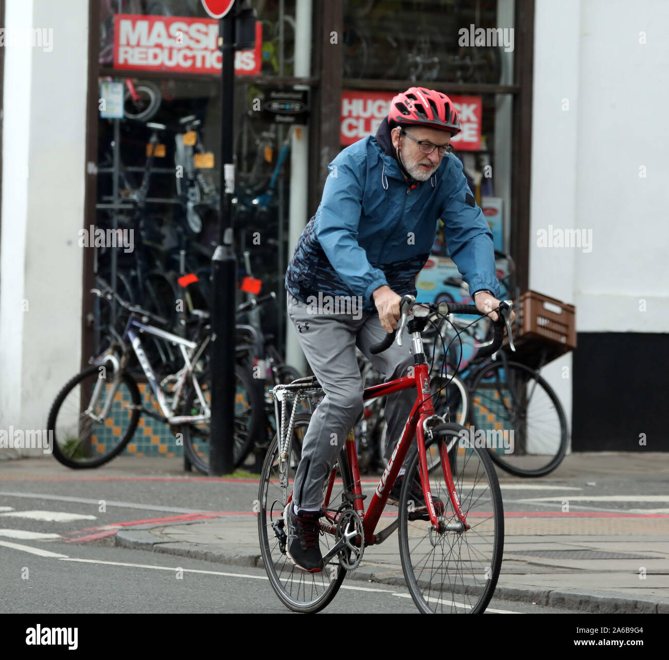 Jeremy Corbyn and wife Laura Alvarez out on their bikes Stock Photo - Alamy