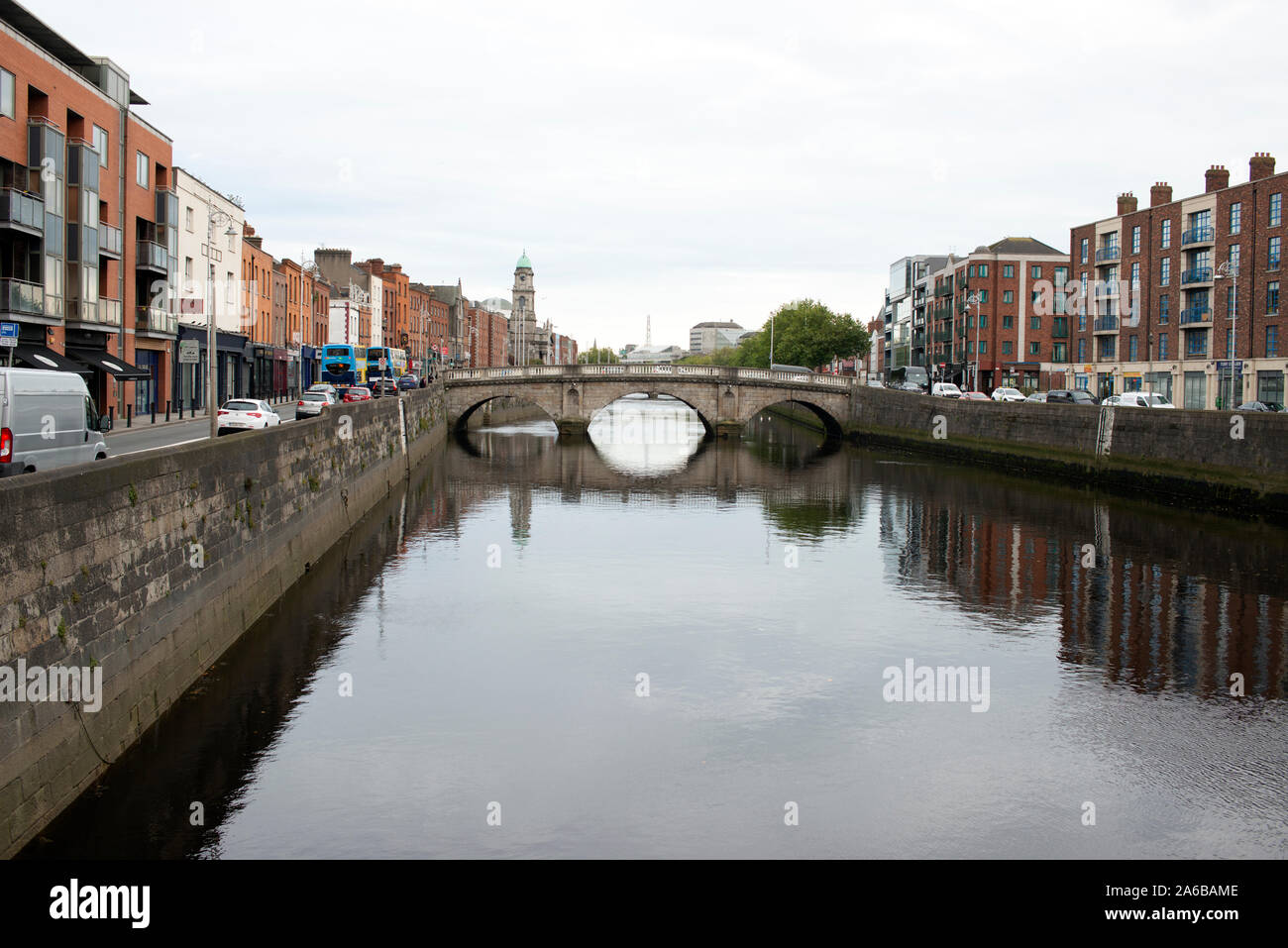 One of the many bridges over the River Liffey in central Dublin ...