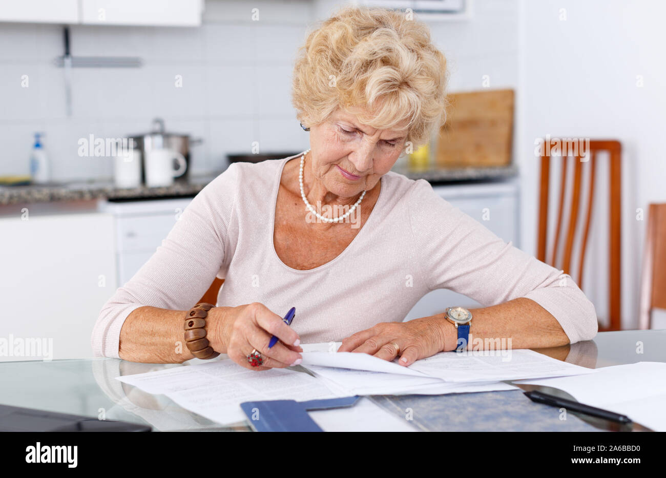 Woman put in order hi-res stock photography and images - Alamy