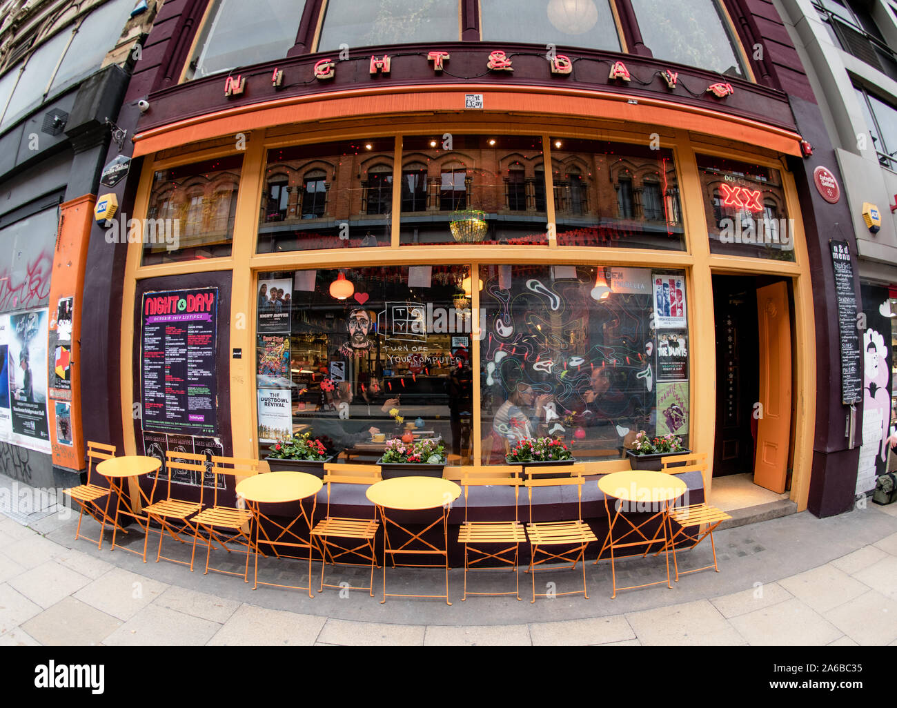 Night day manchester hi-res stock photography and images - Alamy