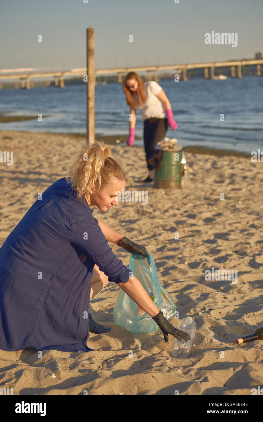 Cleaning up rivers hi-res stock photography and images - Alamy