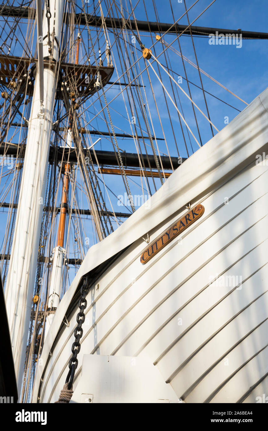 Bow – with nameplate – of the famous tea clipper The Cutty Sark sailing ...