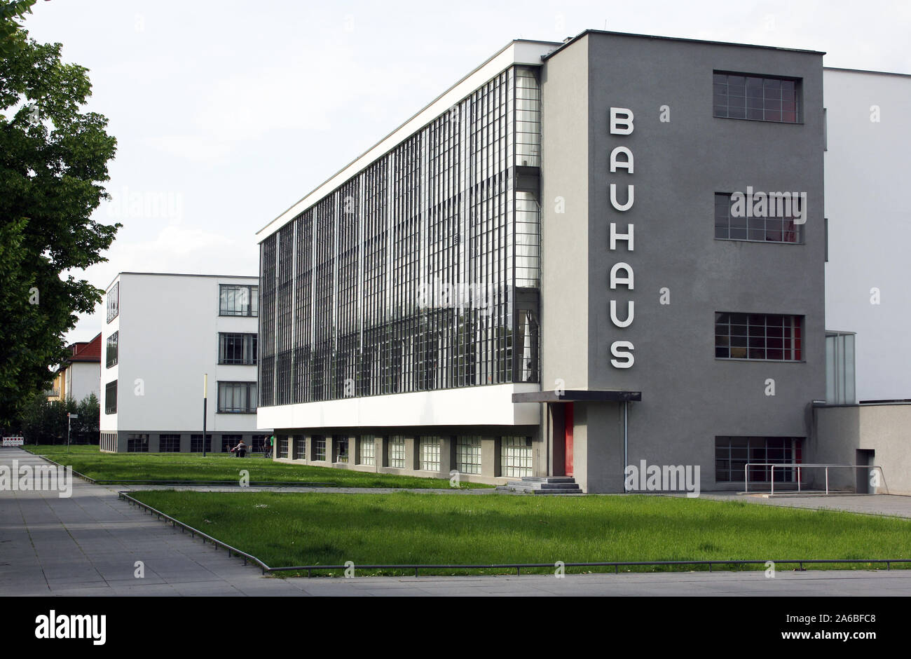 Early modern movement architecture hi-res stock photography and images ...