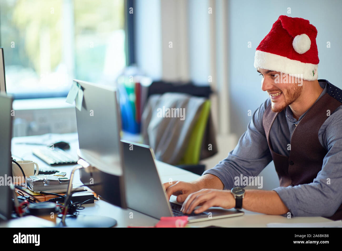 Computer party hat hi-res stock photography and images - Alamy