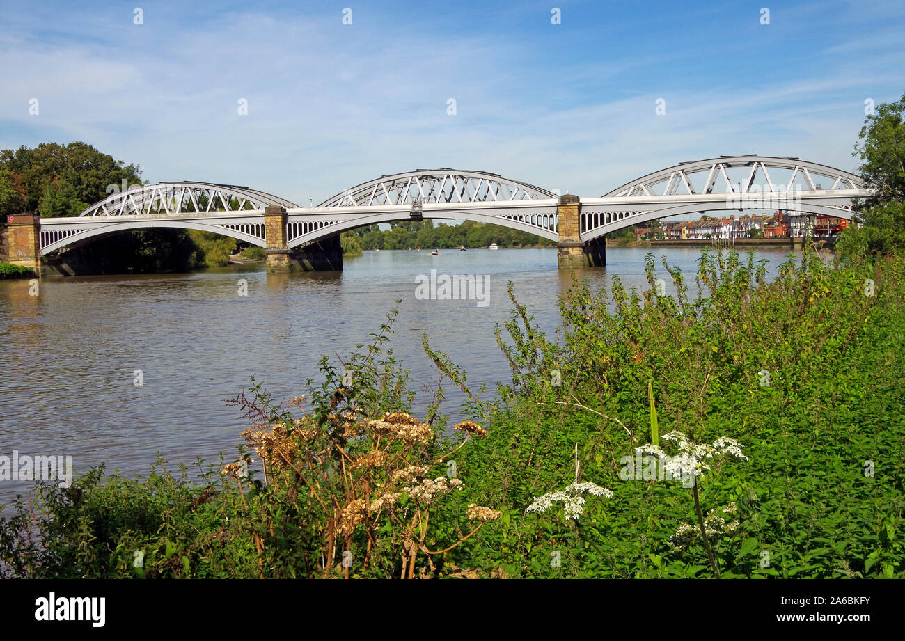 Barnes railway station hi-res stock photography and images - Alamy