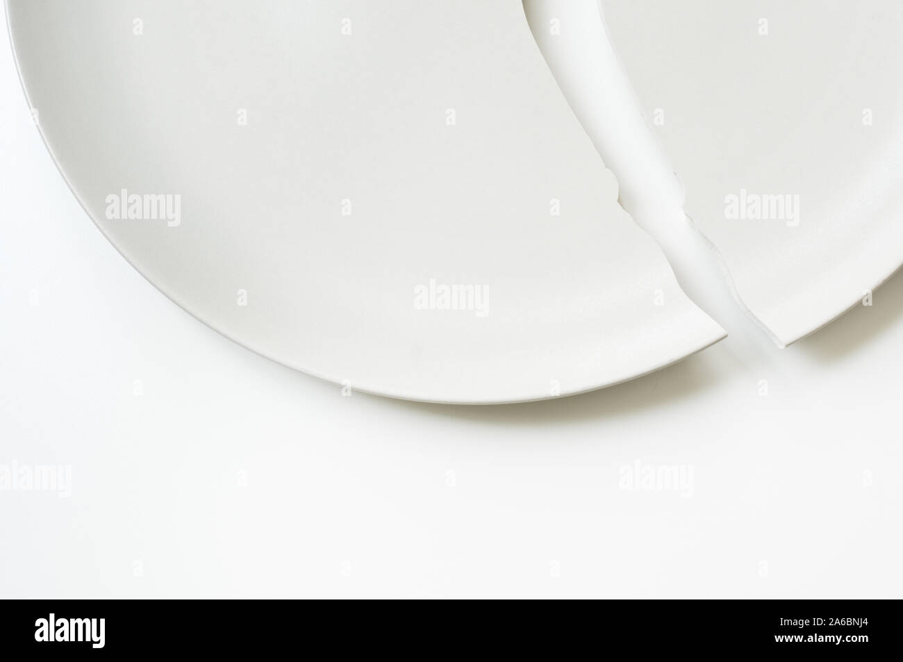 Cracked pottery hi-res stock photography and images - Alamy