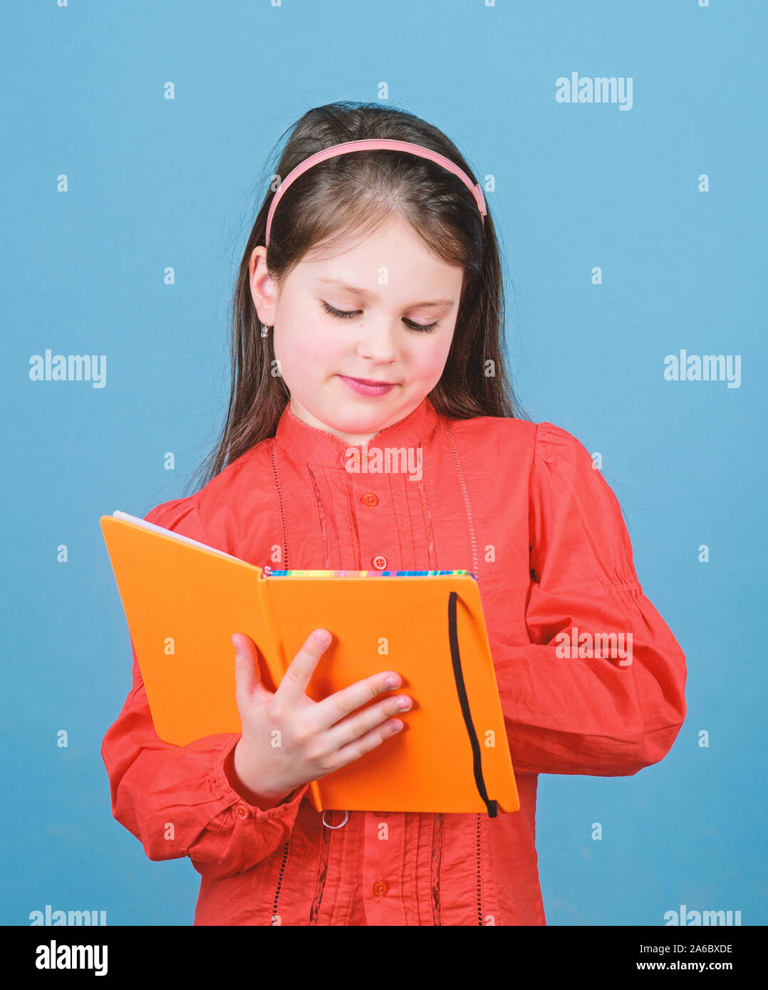 Journalistic story hi-res stock photography and images - Alamy