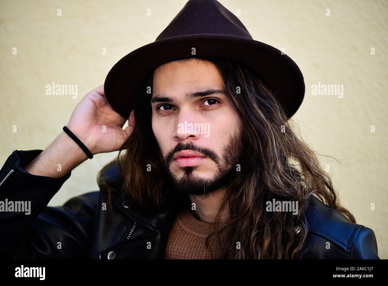 Hispanic fashion hi-res stock photography and images - Alamy