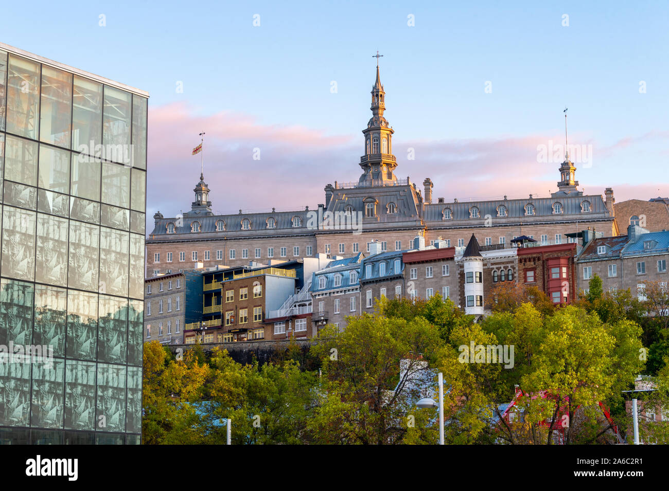 Canada city hall hi-res stock photography and images - Alamy